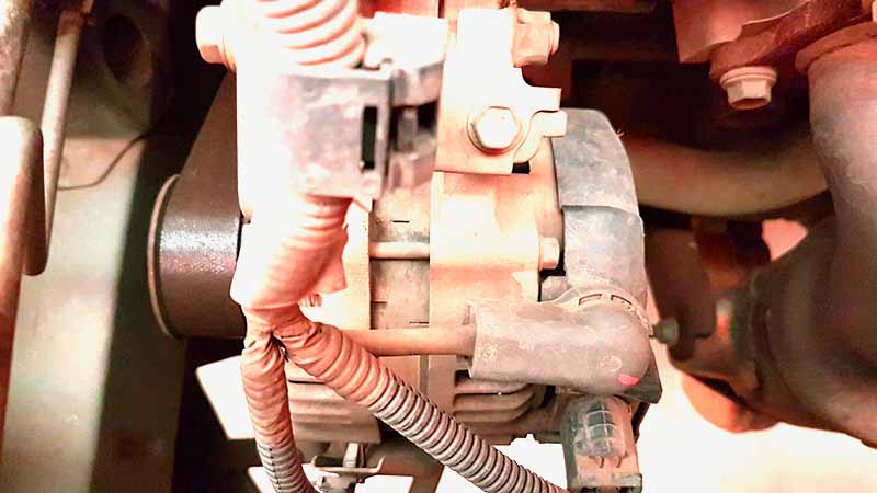 5 Symptoms of a Bad Car Alternator - Vehicleruns.com